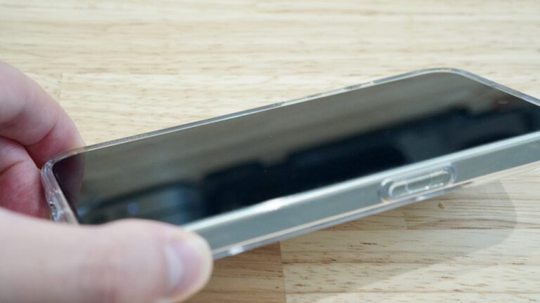 SpigenのiPhoneケースをレビュー | メカニックなデザインがガジェット好きに刺さる！ | Number84