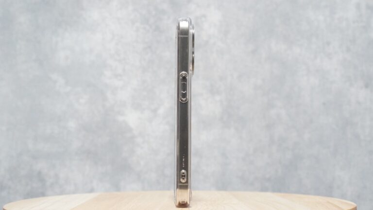 SpigenのiPhoneケースをレビュー | メカニックなデザインがガジェット好きに刺さる！ | Number84