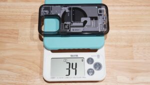 SpigenのiPhoneケースをレビュー | メカニックなデザインがガジェット好きに刺さる！ | Number84