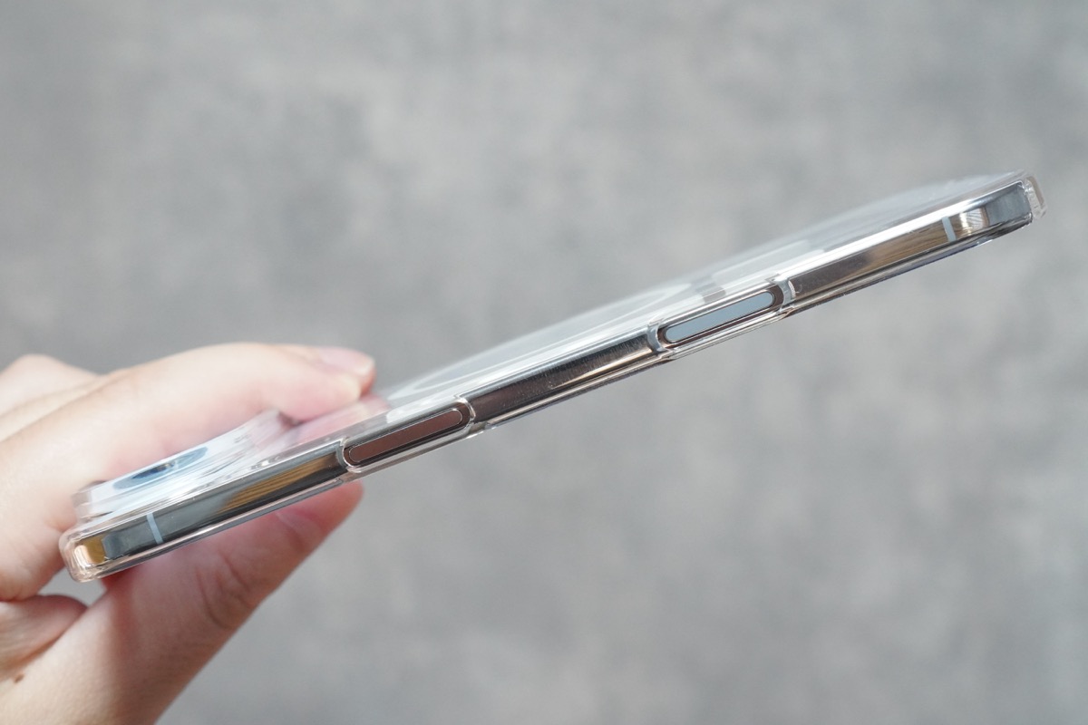 【THE INVISIBLE AIR】長期使用レビュー | クリアケースの新定番！軽くて強いCASEFINITEのiPhoneケース ...